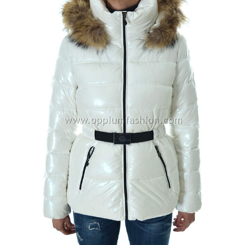 MODA PIU ANNA Бяло Дамско ефектно зимно яке с колан и качулка - GLAMI.bg