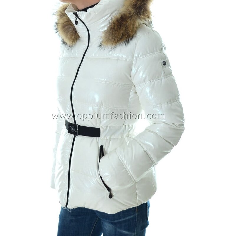 MODA PIU ANNA Бяло Дамско ефектно зимно яке с колан и качулка - GLAMI.bg